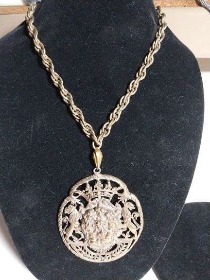Bold Vintage Oversized Medallion Pendant Necklace – Heraldic Lion Crest ...