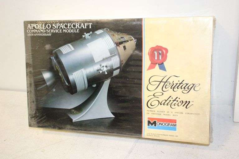 Apollo Spacecraft Model Kit - Auction Ohio