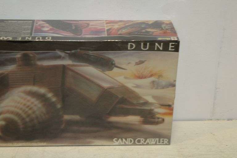 Revell Dune Sand Crawler - Auction Ohio