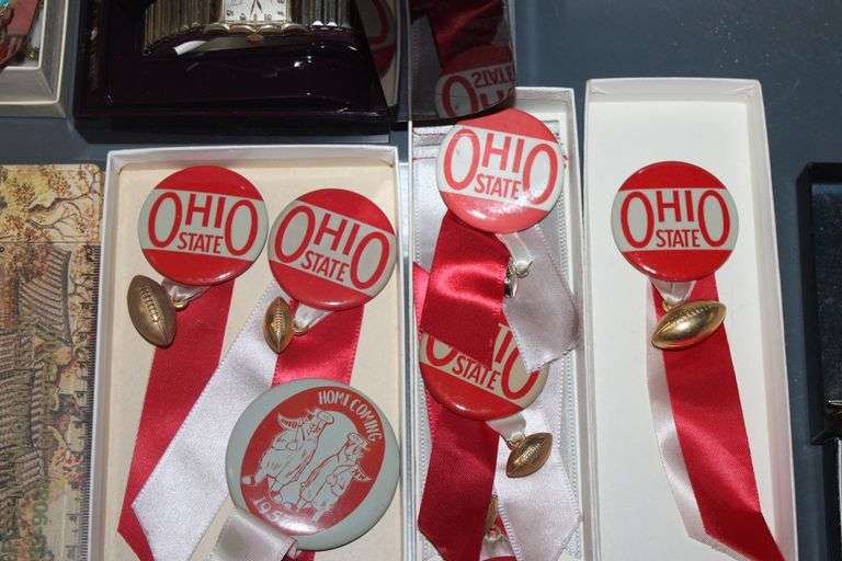 Buttons & Jewelry - Auction Ohio