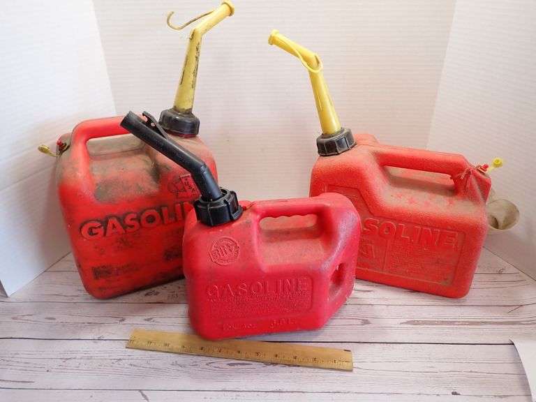 THREE Working Gasoline Cans - just dusty on the outside. - Auction Ohio