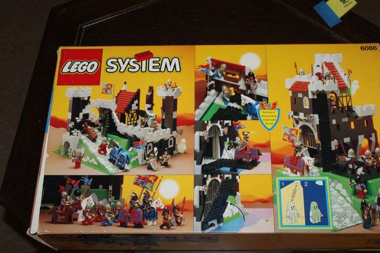 Lego Systems Castle Building Set - Auction Ohio