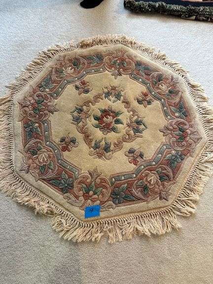 Octagonal Rug - Auction Ohio