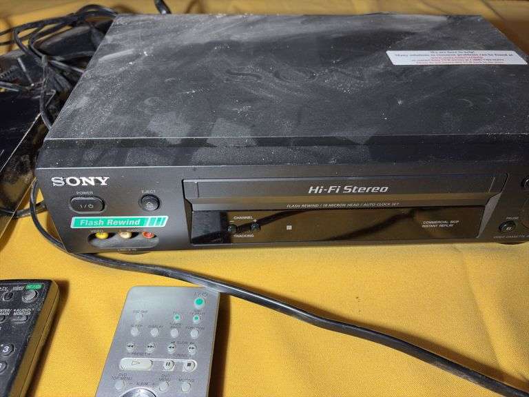 Sony VHS and DVD Player - Auction Ohio