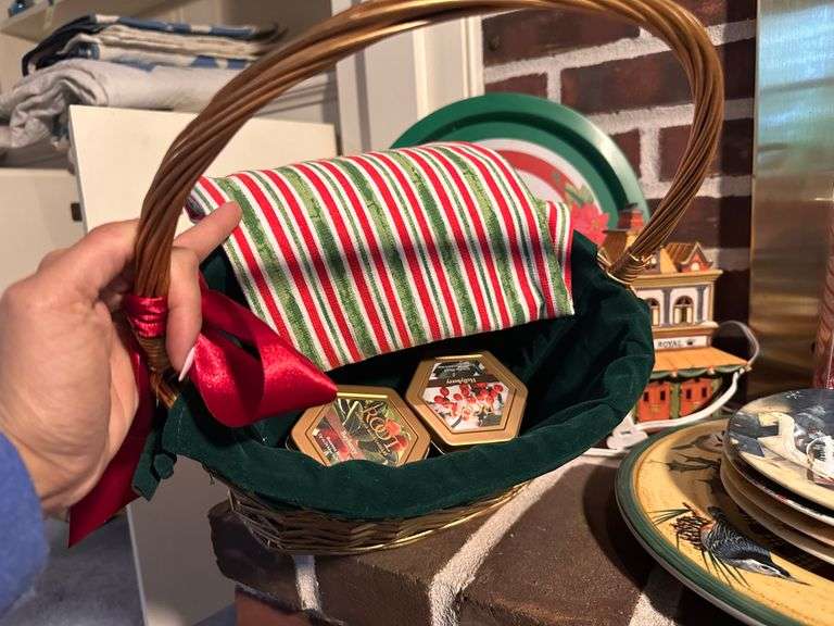 Christmas - Auction Ohio