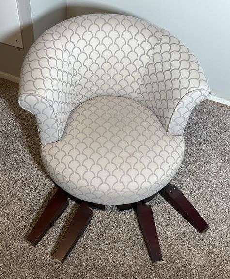 Swivel Chair - Auction Ohio