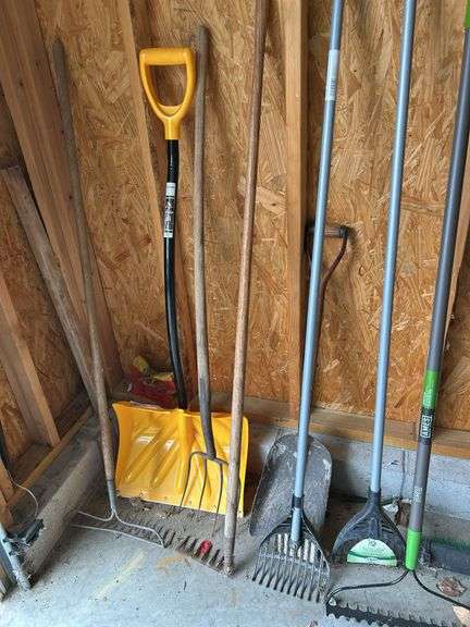 Long Handled Tools - Auction Ohio