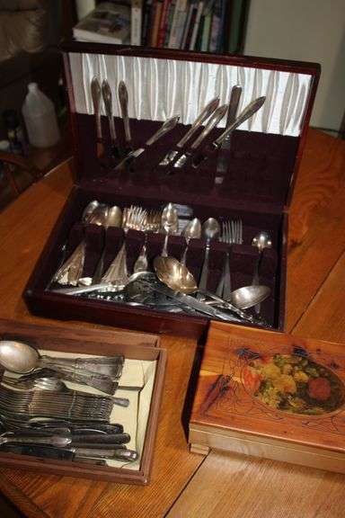Silver Plate Flatware Set - Auction Ohio