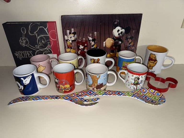 Disney Collectible Drinkware & Coffee Mugs - Auction Ohio