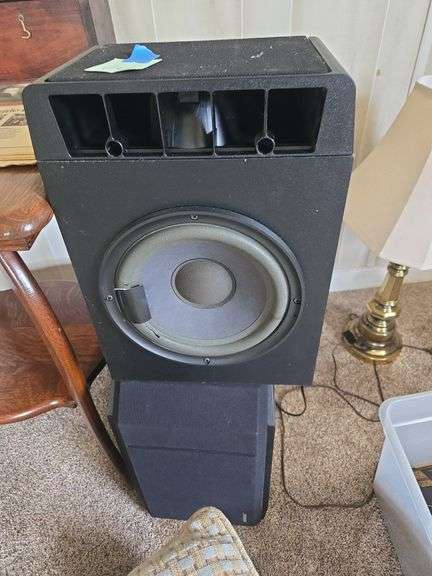 Bose stereo speaker - Auction Ohio