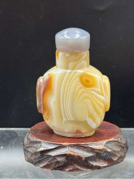 Beautiful Asian Agate Snuff Bottle – Beautiful - Auction Ohio