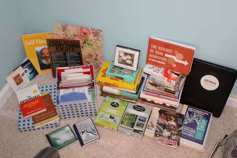 Book & Greeting Cards - Auction Ohio