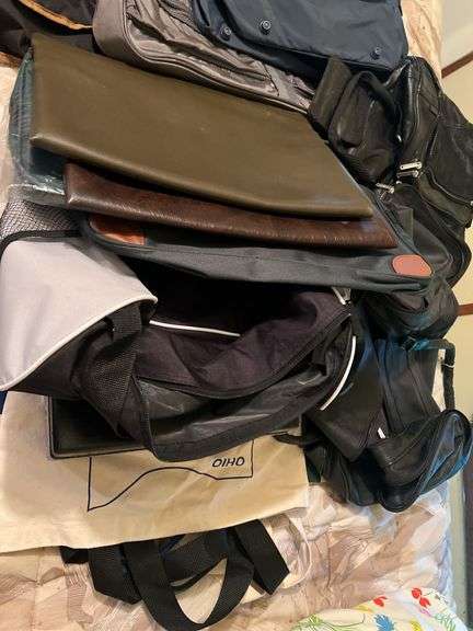 Luggage - Auction Ohio