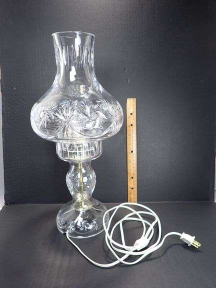 20" Gilbert Cut Crystal Pinwheel Table Lamp - Like New - Auction Ohio