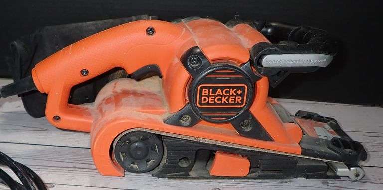 BLACK & DECKER DS321 7amp 3"x21" Belt Sander - Auction Ohio