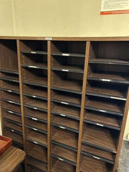Multi-Compartment Mail Sorting Station - Auction Ohio
