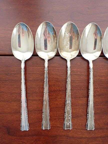 8 Lunt STERLING SILVER - Lg Dinner Spoon - Madrigal Pattern - Auction Ohio