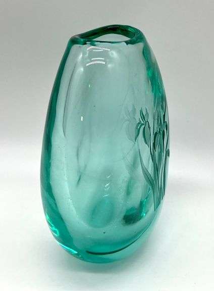 Maxwell Crystal - Etched Green Vase - Auction Ohio