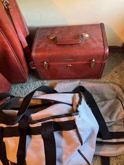 Luggage - Auction Ohio