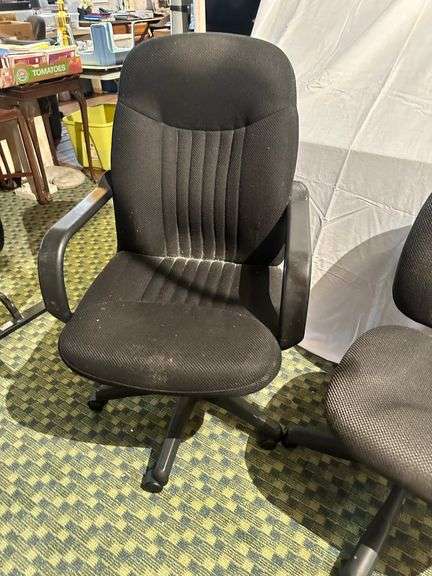 Pair of Office Rolling Chairs - Auction Ohio