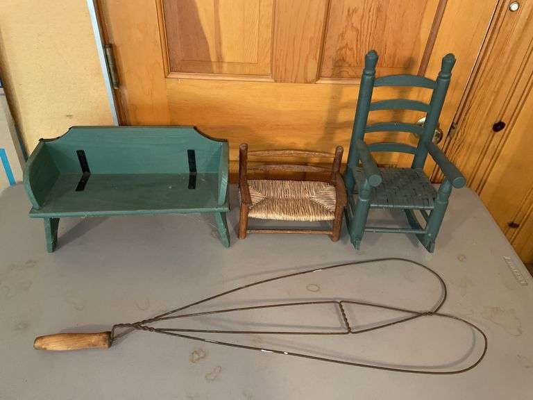 Primitive Décor Lot: Rug Beater, Doll Chairs & Magazine Rack - Auction Ohio