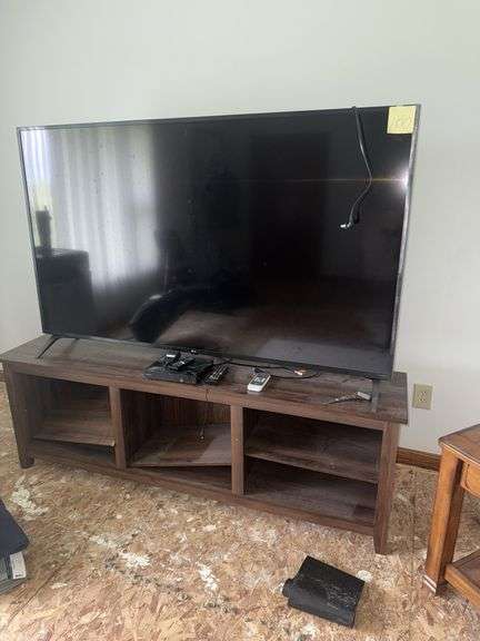 LG 72" TV - Auction Ohio
