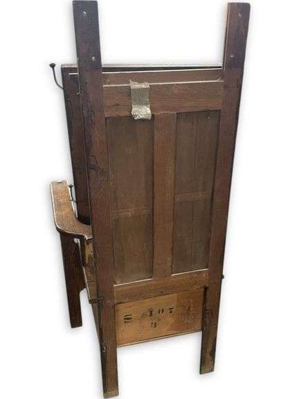 C.H. CAMPBELL FURNITURE CO. ENTRANCE HALL TREE. - Auction Ohio