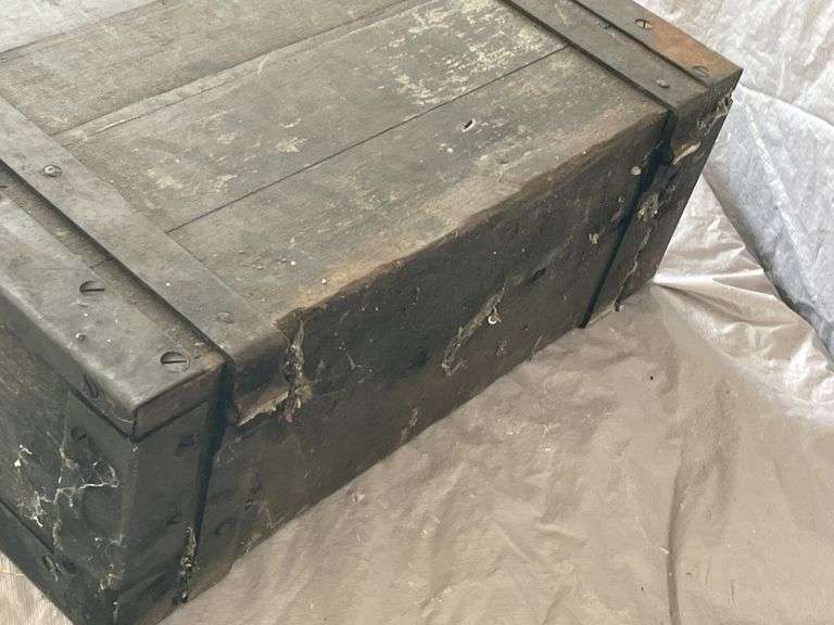 Primitive Wood Box - Auction Ohio