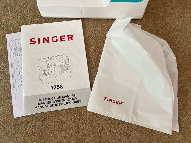 Singer Stylist Sewing Machine - Auction Ohio