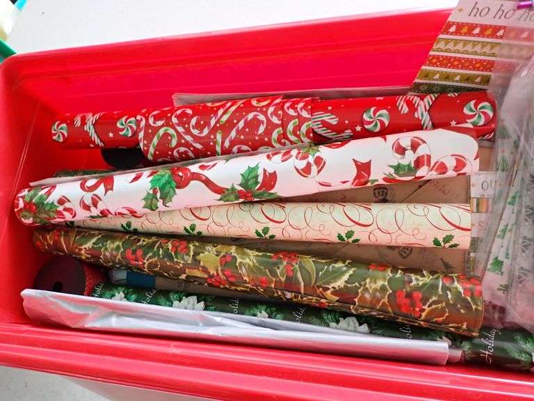 Tote filled with Wrapping Paper - Auction Ohio