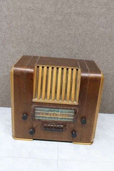 Truetone Wooden Tabletop Radio Receiver With Tubes and Shortwave ...