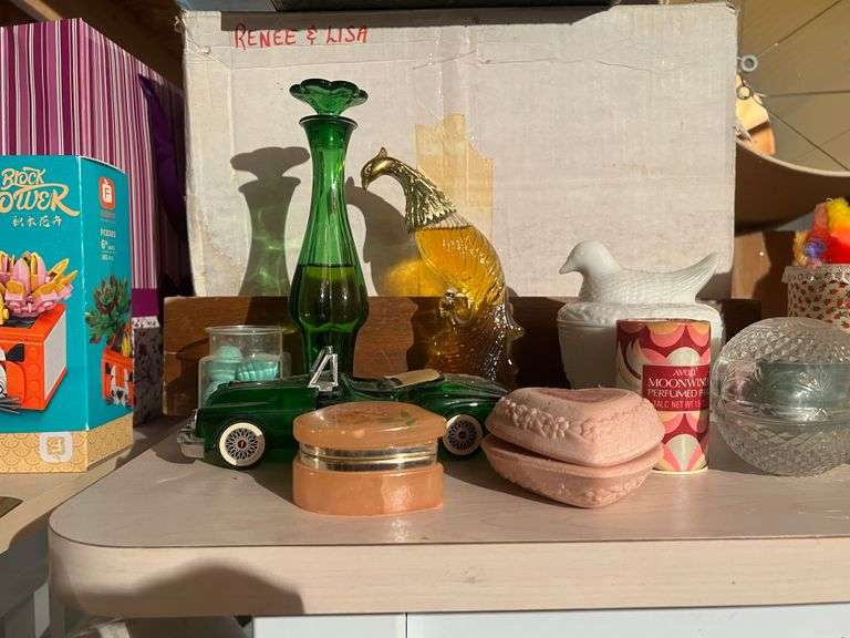 Assorted Collectibles and Knickknacks - Auction Ohio