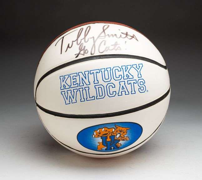 KENTUCKY WILDCATS BASKETBALL AUTOGRAPHED BY TUBBY SMITH . - Auction Ohio