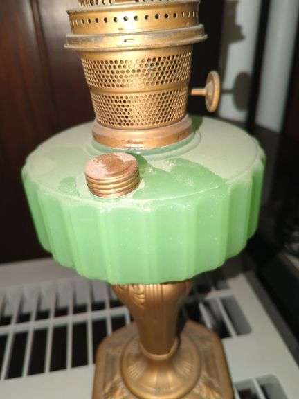 Aladdin Model B Jadeite Glass Corinthian Oil Lamp - Auction Ohio