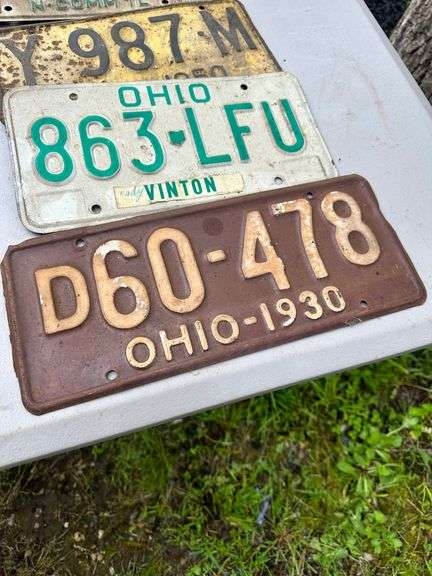 Assorted Vintage License Plates - Auction Ohio