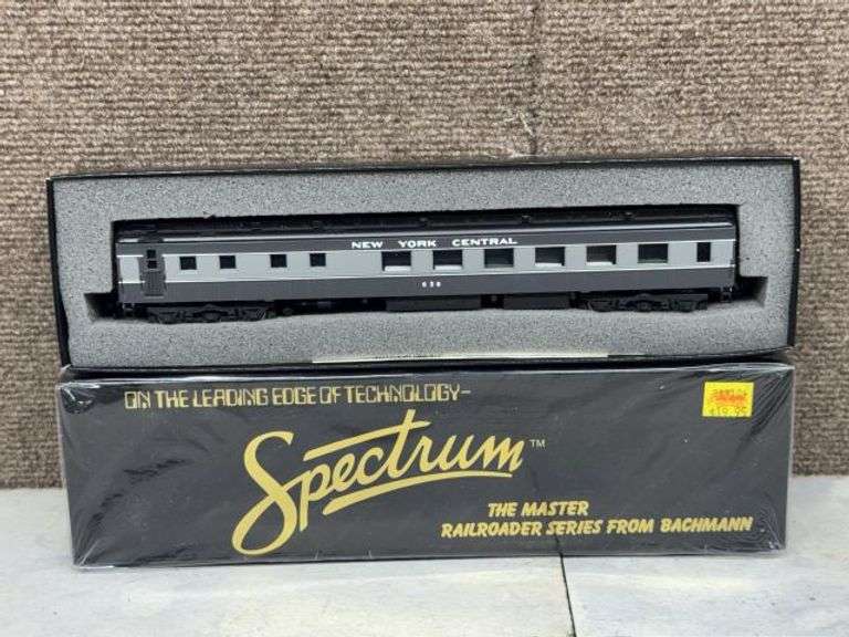 Bachmann Spectrum New York Central Diner #636 Model Train Car - Auction ...