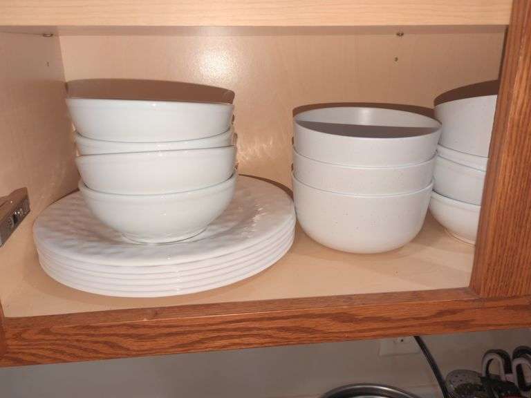 Various Cream Colored Dinnerware - Auction Ohio
