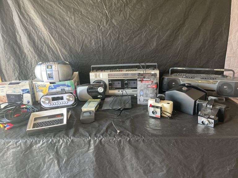 Large Electronics Lot! - Auction Ohio