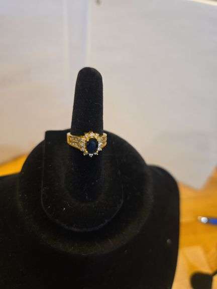 14 karrot gold diamond and sapphire ring - Auction Ohio