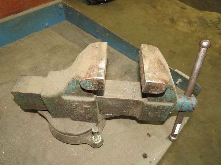 Bench Vise - Auction Ohio