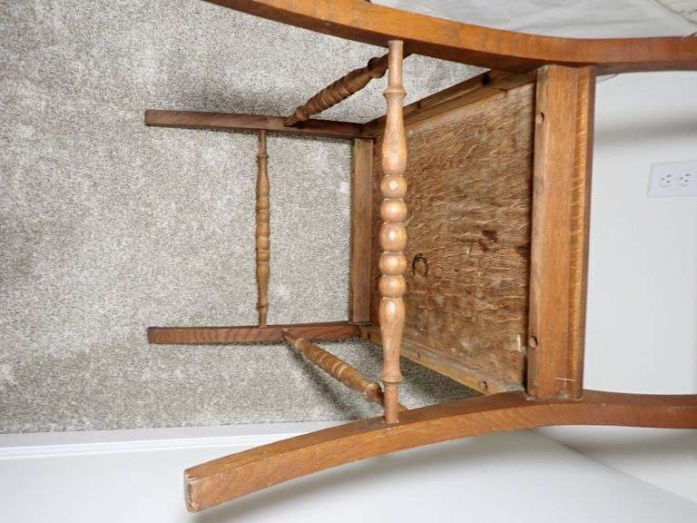 Victorian Style Oak Dragon Head Bustle Chair - Auction Ohio