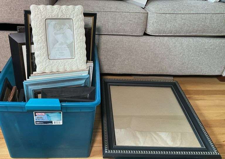 Assorted Picture Frames - Auction Ohio