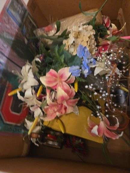 Assorted home decor - Auction Ohio