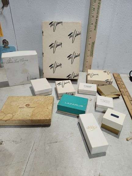 Assorted Vintage Boxes - Auction Ohio