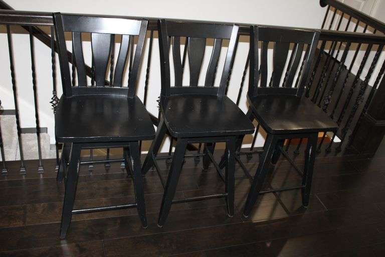 Black Counter Stools - Auction Ohio