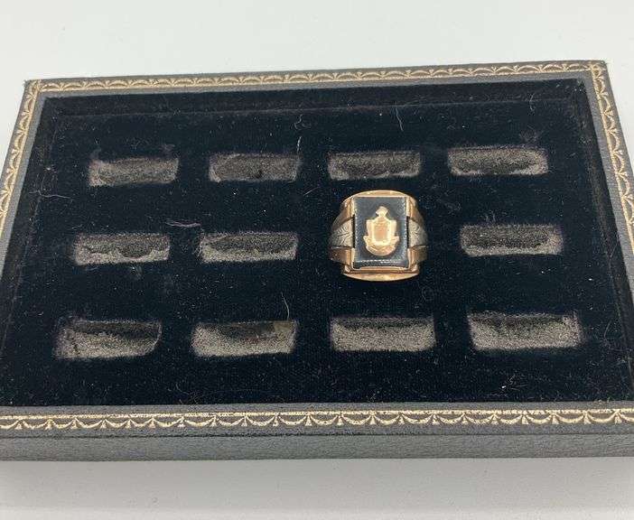 10 Karat Gold Ring - Auction Ohio