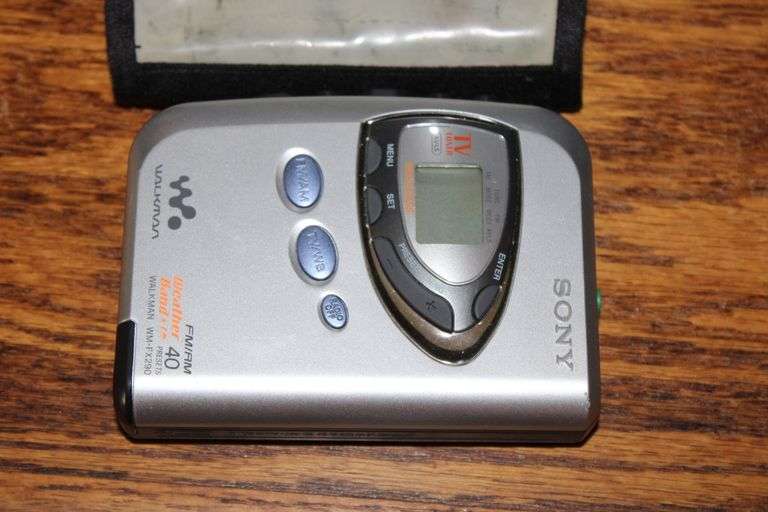 Sony Walkman Radio - Auction Ohio