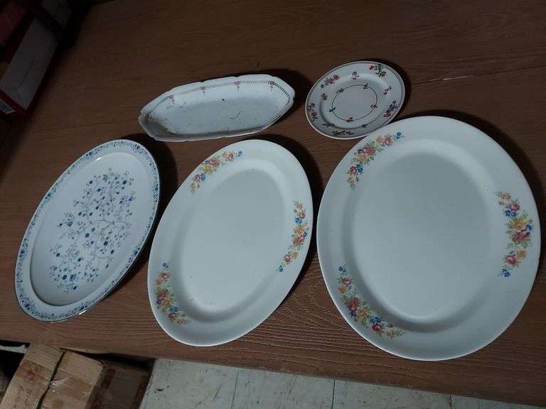Assorted Platters & More - Auction Ohio