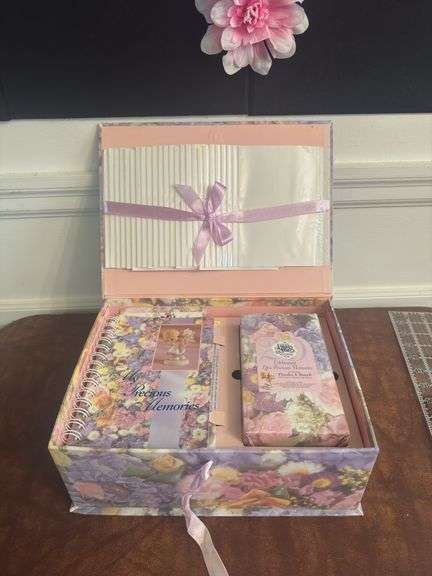 Precious Moments: My Precious Memories Box - Auction Ohio