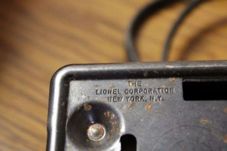 Lionel Trainmaster Command Set With Pennsylvania H12-44 Switcher and ...